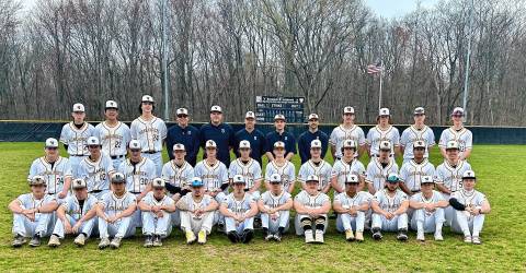 Seniors help turn team around