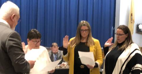 School board members sworn in
