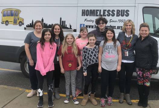 Students write encouraging notes to homeless community