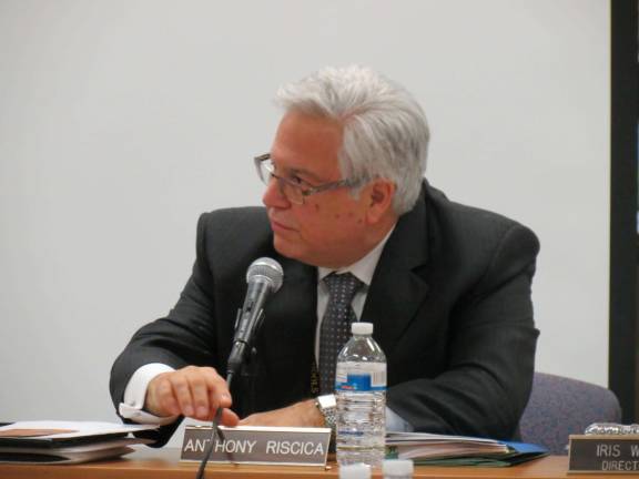 School board approves contract for interim superintendent