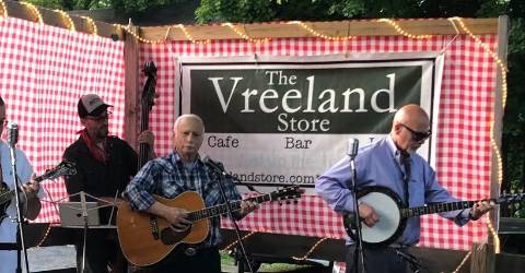 Bluegrass players to start off weekend