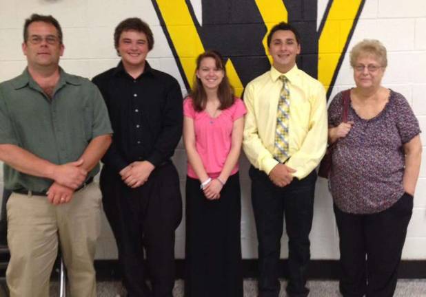 The Elks gives awards to seniors